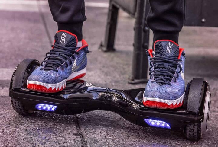 7 Best Hoverboards For Girls Reviews with Comparison